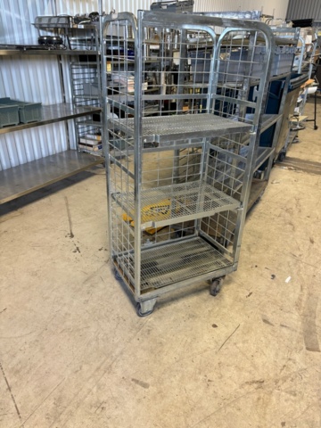 Shelf trolley on wheels with folding shelves. Approx. 90 x 40 x 135 cm ...