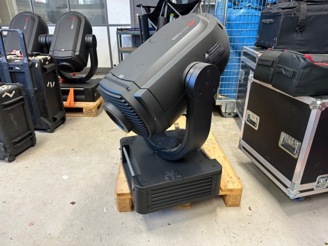 Barco DML-1200 Moving Projector 1pc - PS Auction - We value the future ...