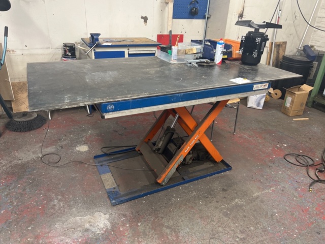 Lifting table Edmo lift, 1 ton, 2 x 1 meter - PS Auction - We value the ...