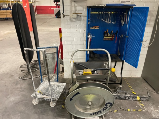 Tool cart, track cart, roller carts, garbage can, etc - PS Auction - We ...