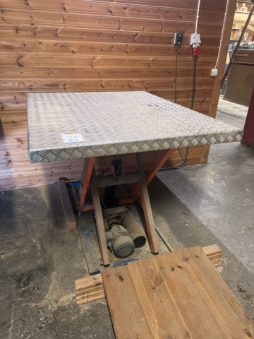 Lifting table Edmo lift, 1 ton, lifting height 1 meter - PS Auction ...
