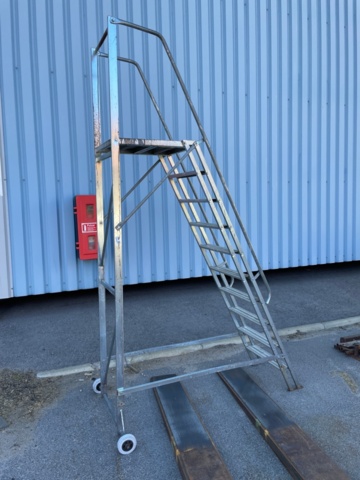 Platform ladder 9 steps, approx. 2 meters platform height - PS Auction ...