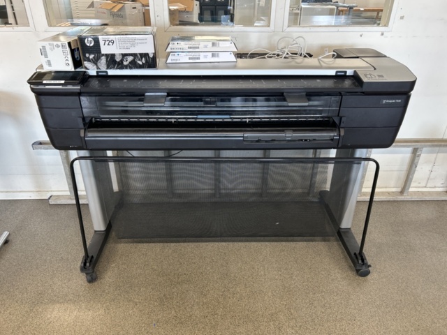 Large format printer HP DesignJet T 830 MRF - PS Auction - We value the ...