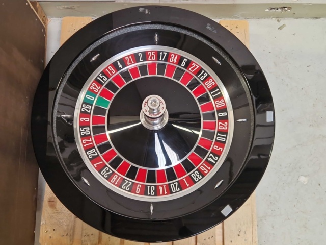 Roulette wheel John Huxley with lighting - PS Auction - We value the ...