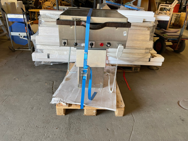 Roasting table - Vara - 2013 - PS Auction - We value the future ...