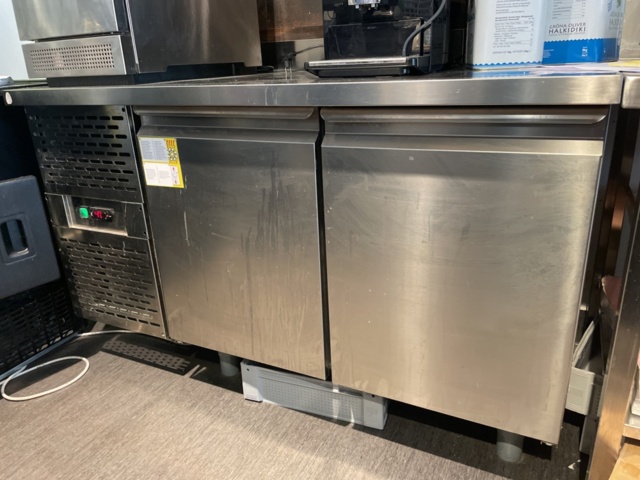 Cooling bench Bureca schn-2 with 2 doors - PS Auction - We value the ...