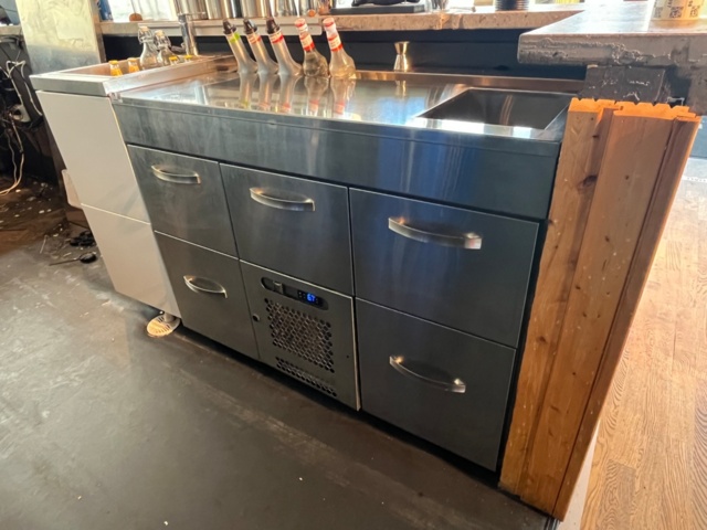 Bar cooler with ice bin and chute, INOX Baltic BM-1205 - PS Auction ...
