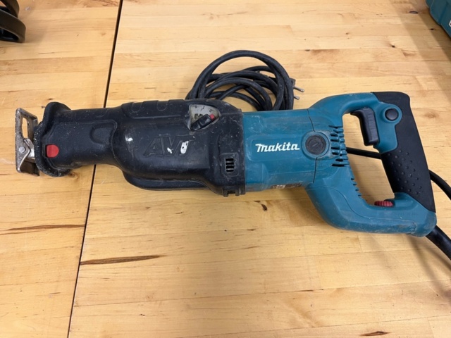 Makita Tiger saw - PS Auction - We value the future - Largest in net ...