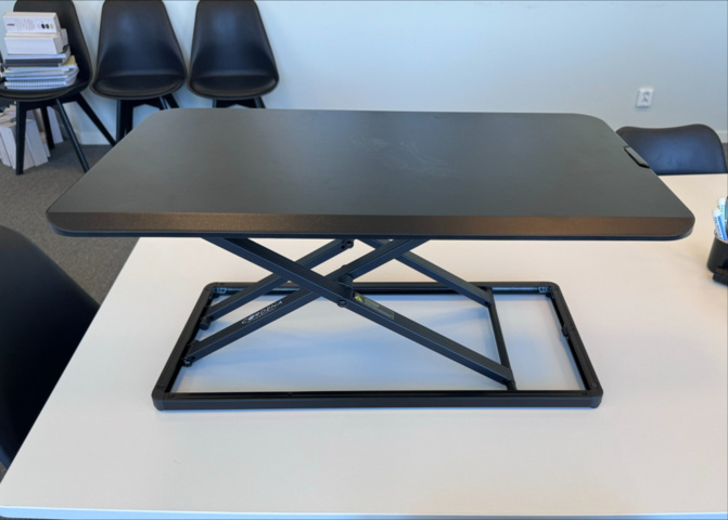 Raised and lowerable table for computers - 30 pcs on pallet - PS ...