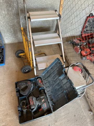 Ladder, wheelbarrow, hammer drill and heating fan - PS Auction - We ...