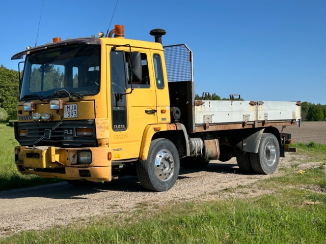 Flatbed truck VOLVO FL612 with tip - 1986 - PS Auction - We value the ...