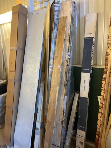 Samling med byggnadsmaterial - Golv, skivor med mera - Auktioner online ...