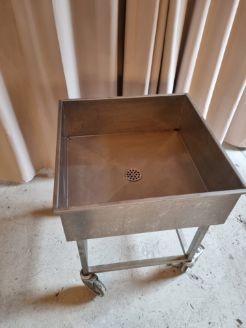 Diskvagn m hjul B 58cm x L 58cm x H 72cm - Auktioner online ...