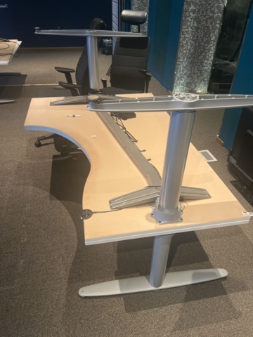 Office furniture - Electric desk & chairs - PS Auction - We value the ...