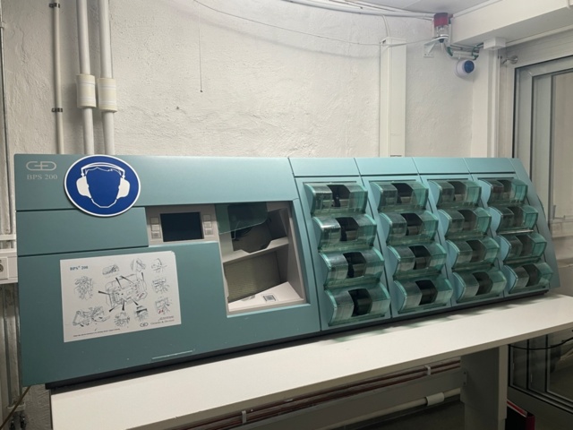 Banknote counter large model - Giesecke & Devrient BPS 200 - PS Auction ...