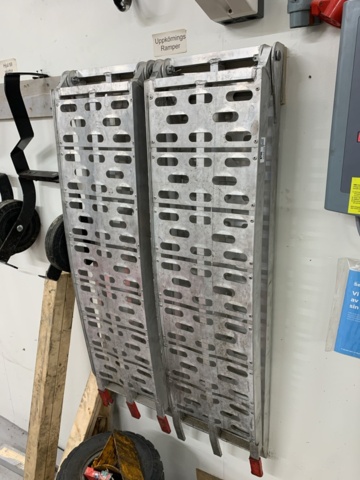 Ramp aluminum collapsible 2 pcs - PS Auction - We value the future ...