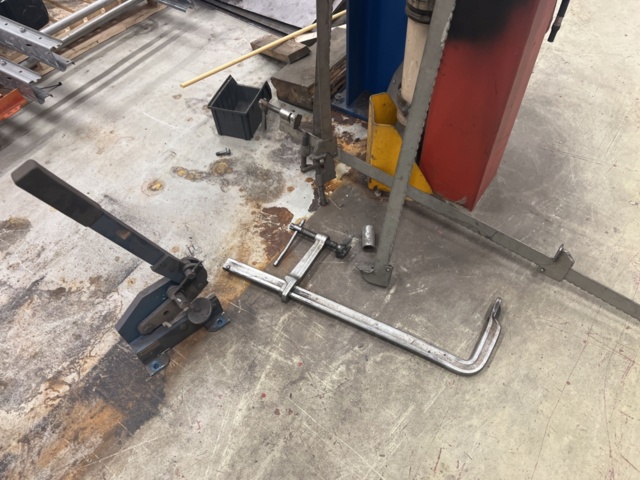 Clamps, shears & carriages - PS Auction - We value the future - Largest ...