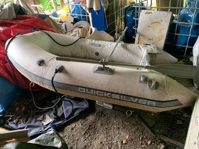 Quicksilver inflatable boat 250x150cm - PS Auction - We value the ...