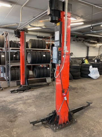 2-pillar lift HH- Lift - PS Auction - We value the future - Largest in ...