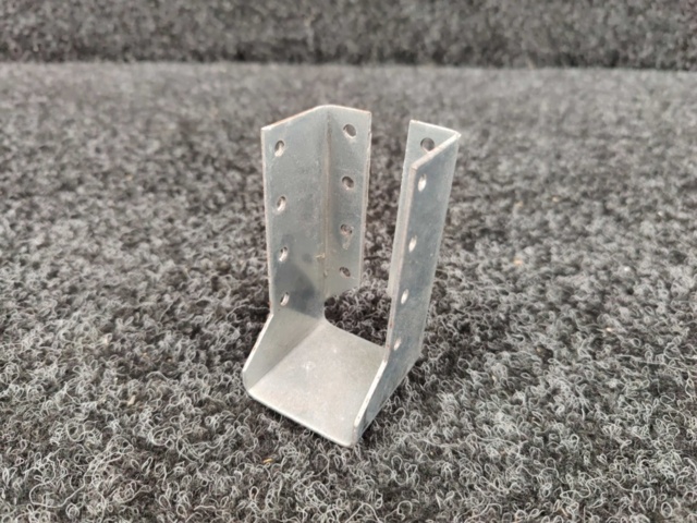 About 47 pcs Simpson StrongTie beam shoes 45x96 mm - PS Auction - We ...