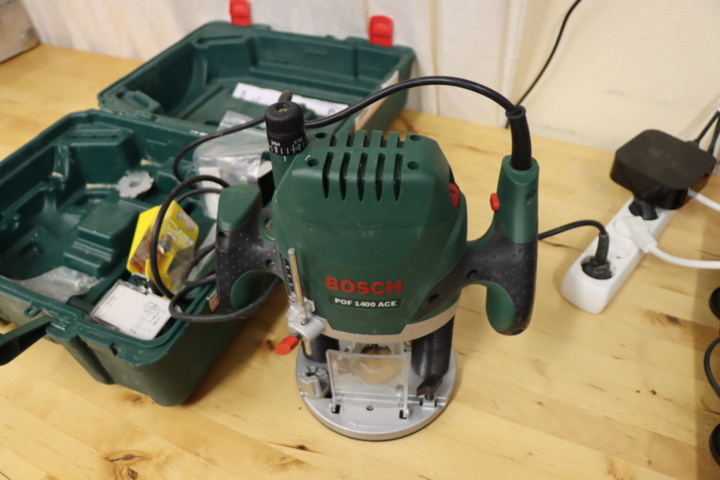 Hand router Bosch POF 1400 ACE - PS Auction - We value the future ...