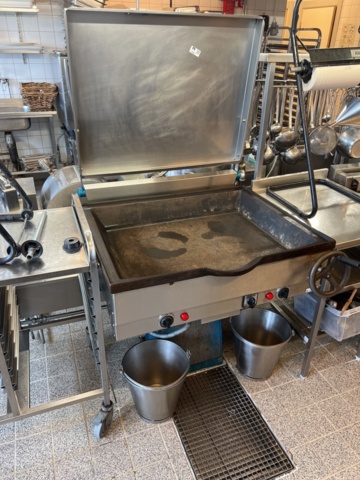 Roasting table Vara VK40TT -1991 - PS Auction - We value the future ...