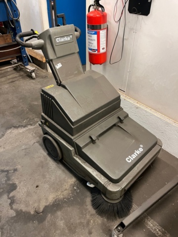 Sweeper, Clarke - PS Auction - We value the future - Largest in net ...