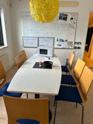 Allt i lunchrum, enligt bilder - Auktioner online - Nätauktioner ...