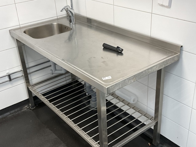 Stainless steel bench with hob and faucet - PS Auction - We value the ...
