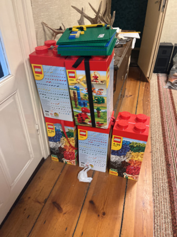 Lego - PS Auction - We value the future - Largest in net auctions