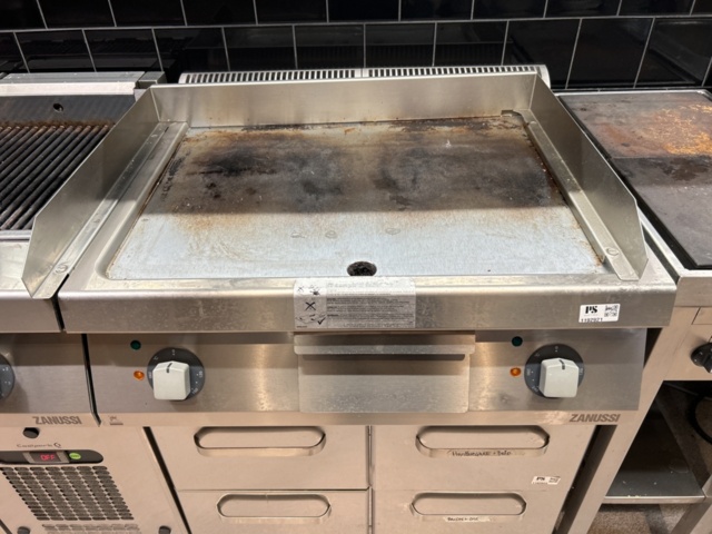 2-zone frying table, Zanussi - PS Auction - We value the future ...