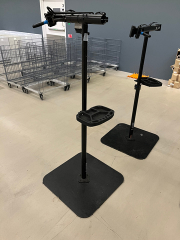 Bike stand for bikes - Unior - PS Auction - We value the future ...