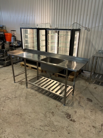 Inmatningsbänk (vänster), stor ho, sil,uppvikt sida/bakkant och ...