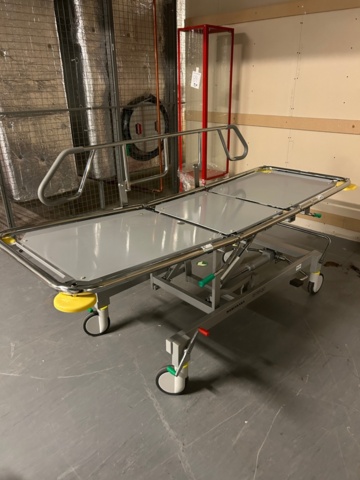 Hospital bed/patient trolley Merivaara Emergo - PS Auction - We value ...