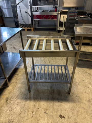 Small dispensing bench right/left, approx. 86x60x90 cm. Lower shelf ...