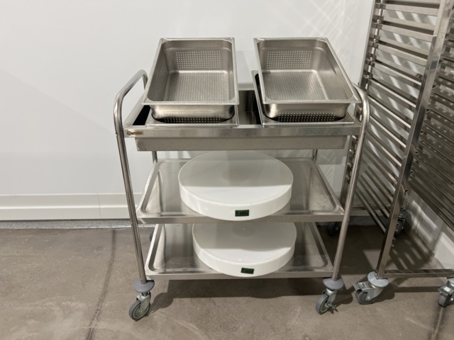 Serving trolley +4 canteens - PS Auction - We value the future ...