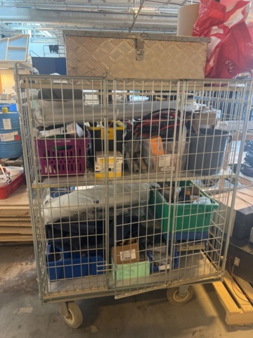 Grid trolley with sundries, hose clamps, assortment boxes, screws, etc ...