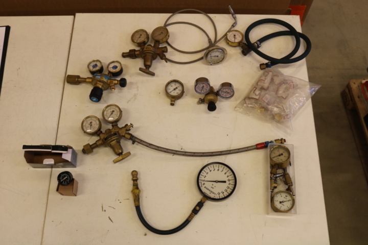 Pressure & Gas clocks, etc. - PS Auction - We value the future ...