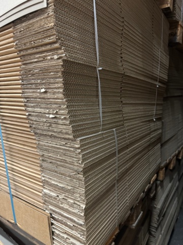 EMC. 656 Corrugated storage boxes - PS Auction - We value the future ...