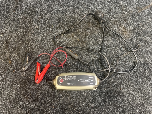 Battery charger Ctek MX 5.0 1075 12V/5A - PS Auction - We value the ...