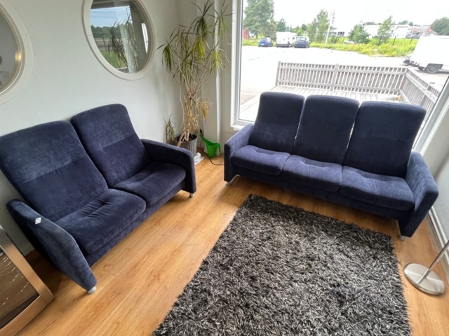 2 guest sofas - PS Auction - We value the future - Largest in net auctions
