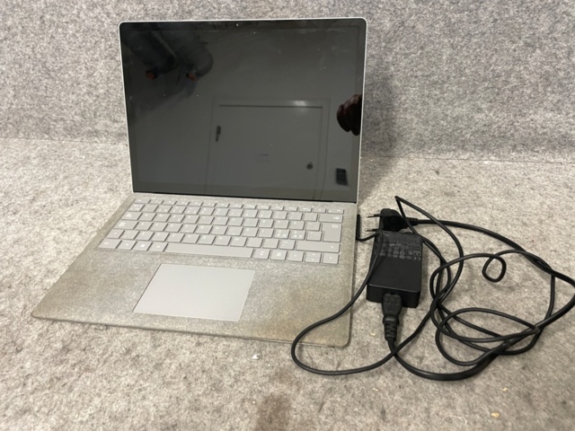 Laptop - Microsoft Surface 1769 - PS Auction - We value the future ...