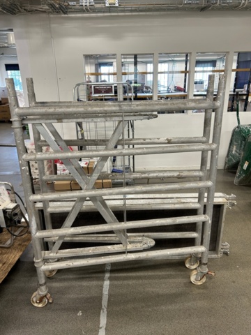 Aluminum scaffolding, height 150cm, 2 ramps - PS Auction - We value the ...