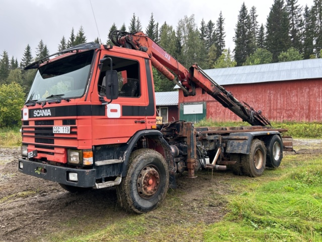 Load changer with crane Scania P82 HL6X2L -1983 - PS Auction - We value ...