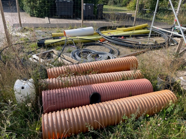 Large mixed lot with water pipes, sewer pipes, rebar and more - PS ...