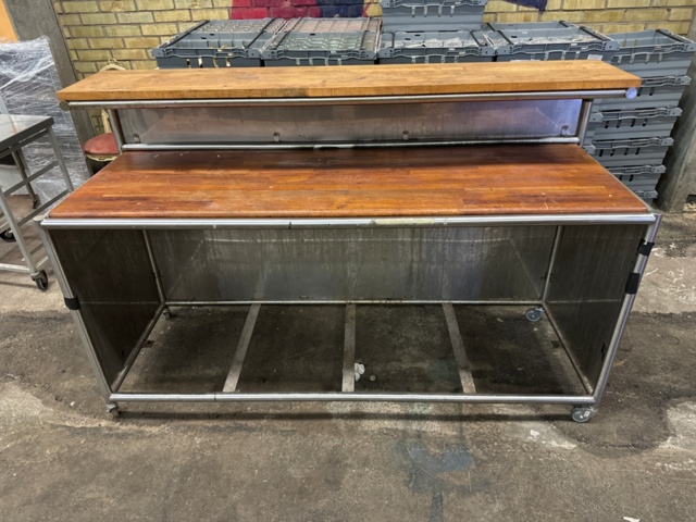 Bar counter on wheels - PS Auction - We value the future - Largest in ...