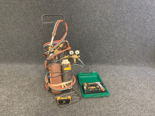Gas cutting trolley with tubes - PS Auction - We value the future ...