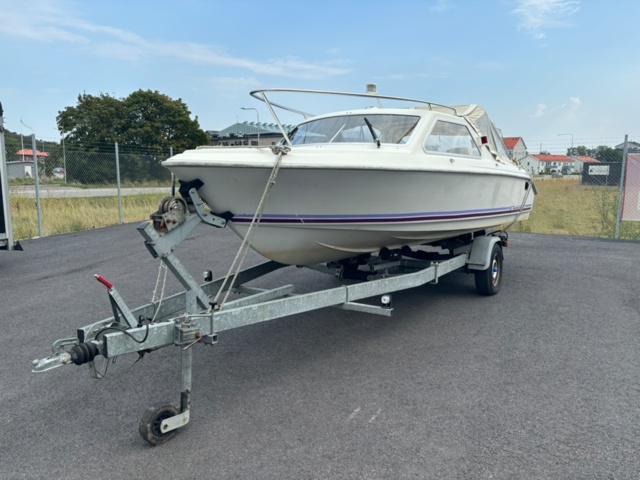 Crescent 590 Crown 115 HP with trailer - PS Auction - We value the ...