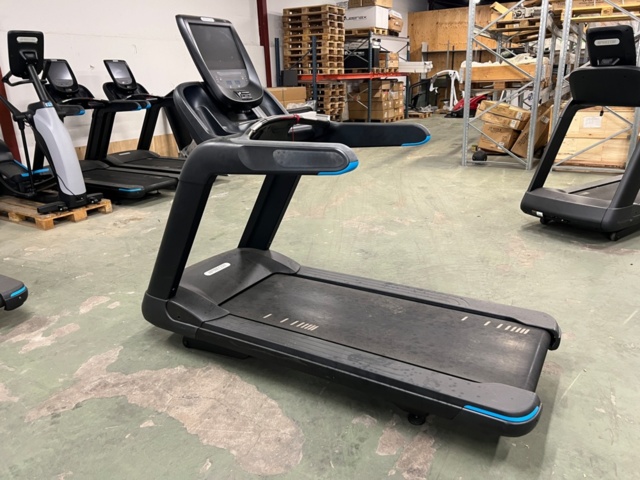 Treadmill Precor, TRM 800-18 - PS Auction - We value the future ...