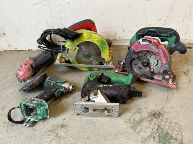 A kit of hand machines - PS Auction - We value the future - Largest in ...